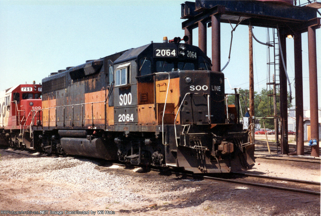 Soo Line GP40 2064